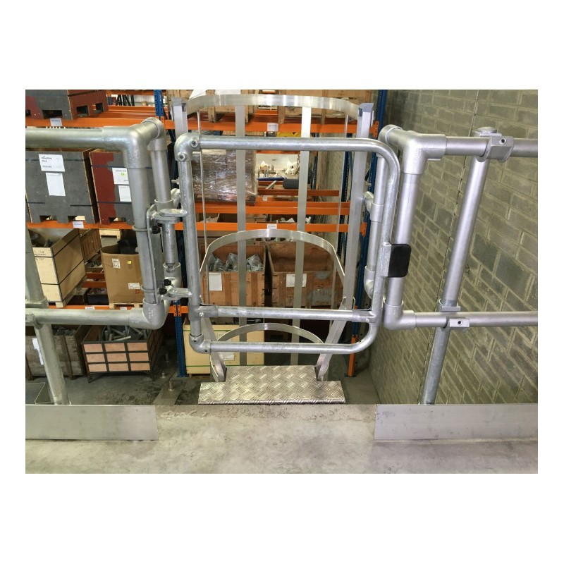 Galvanized self closing gate SGEUFHGV2 | Tubefittings.eu