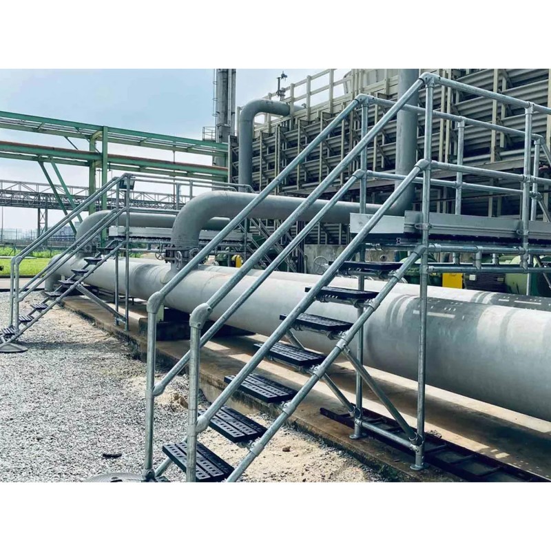 Roof access platform for membrane/asphalt/PVC roofs | Tubefittings.eu